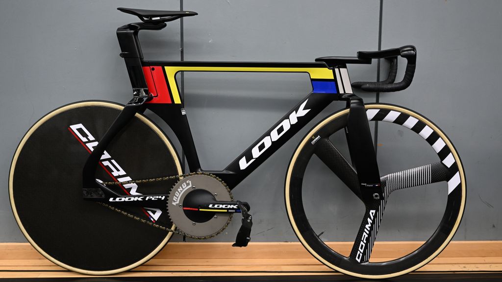 Up close with the unreleased Look P24 - the track bike with two ...