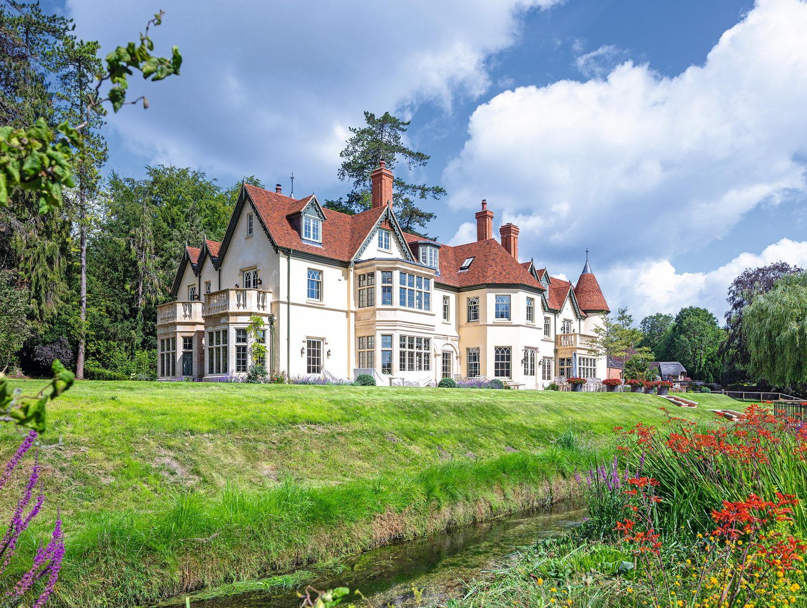 The Top 100 builders, architects, interior decorators and garden ...