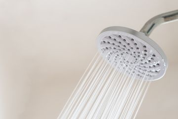 How to clean a shower head – descale it with vinegar and more | Real Homes