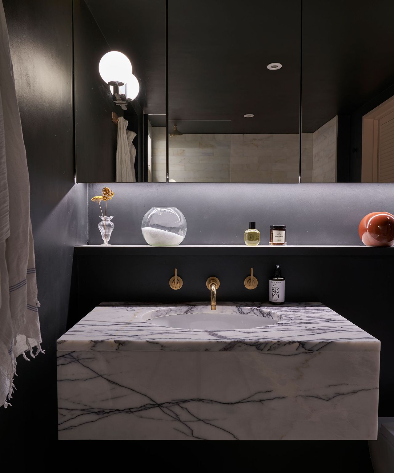 Bathroom lighting ideas over mirrors: 10 ideas | Homes and Gardens