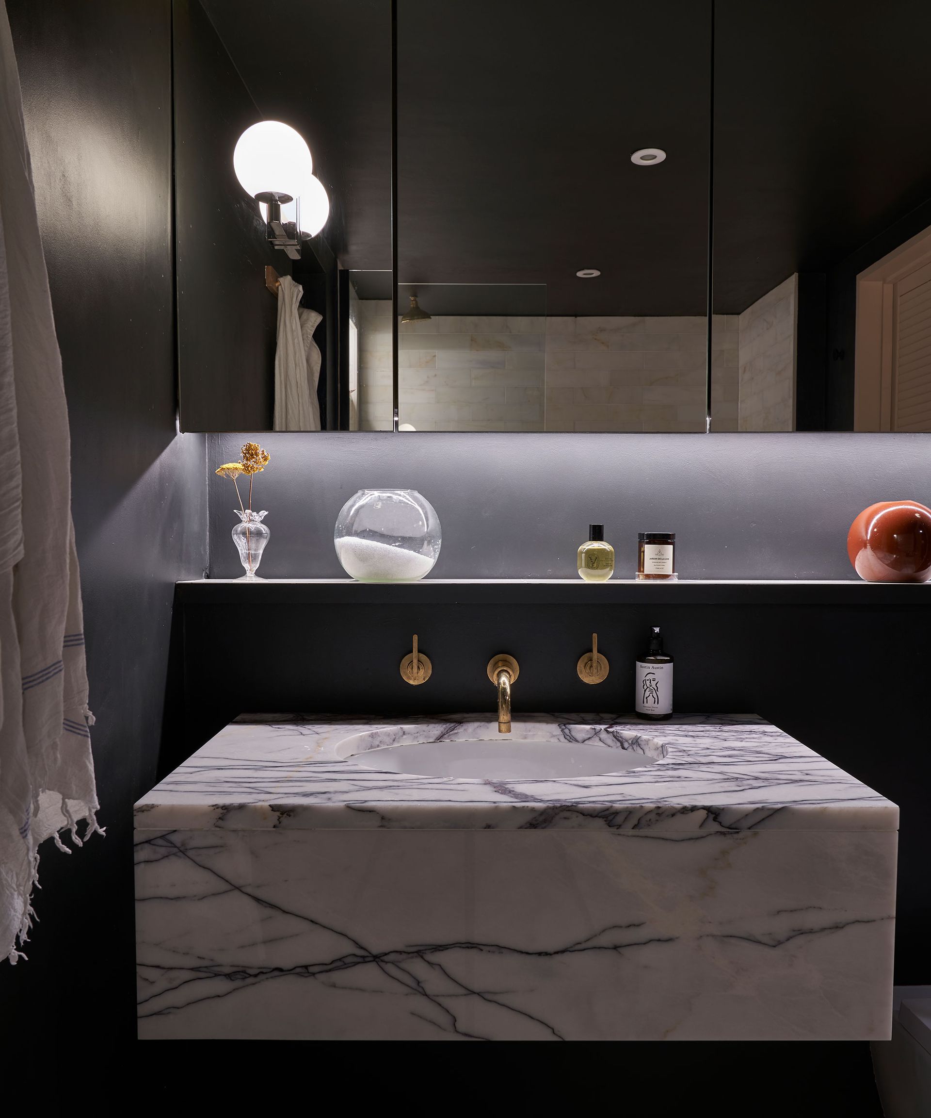 Bathroom lighting ideas over mirrors: 10 ideas | Homes and Gardens