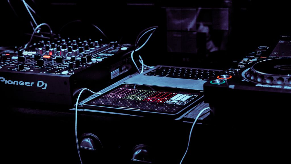 deadmau5: “The Moog Voyager - I can't seem to escape that synth. It’s ...