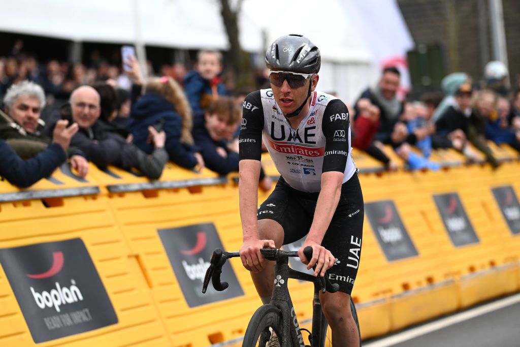 Fabian Cancellara's Classics column - Wout van Aert sits Mathieu van der Poel down to turn ...