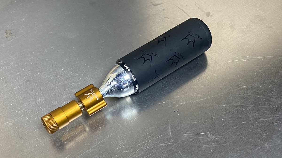 Peaty’s Holeshot C02 Inflator Kit review –simple, super fast and ...