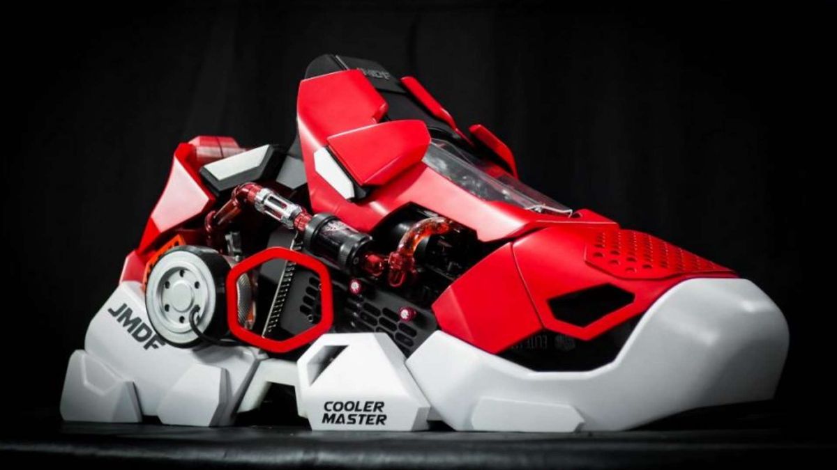 This ridiculous shoe PC went from a 10-week mod project to a $6,000 ...