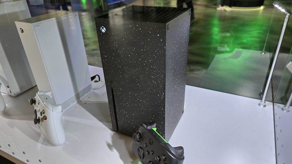 Three new Xbox consoles are coming to retailers this holiday season ...