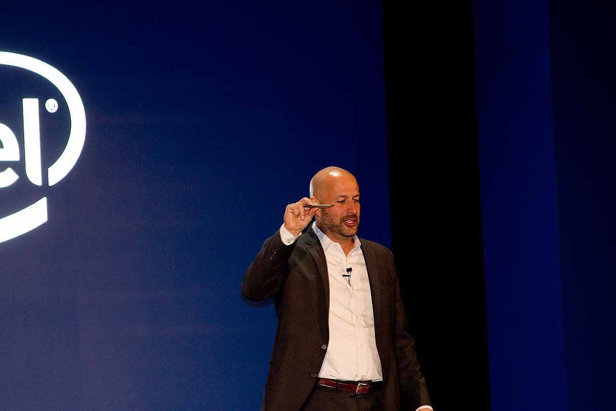 Intel Displays Credit-Card Sized Compute Card At Computex 2017 ...