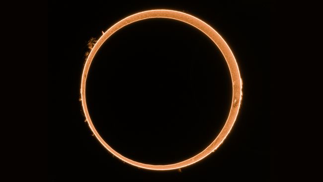 Space photo of the week: Easter Island's last 'ring of fire' eclipse ...