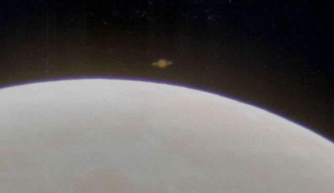 Full Moon Blocks Saturn for Stargazers Down Under Wednesday: Watch Live ...