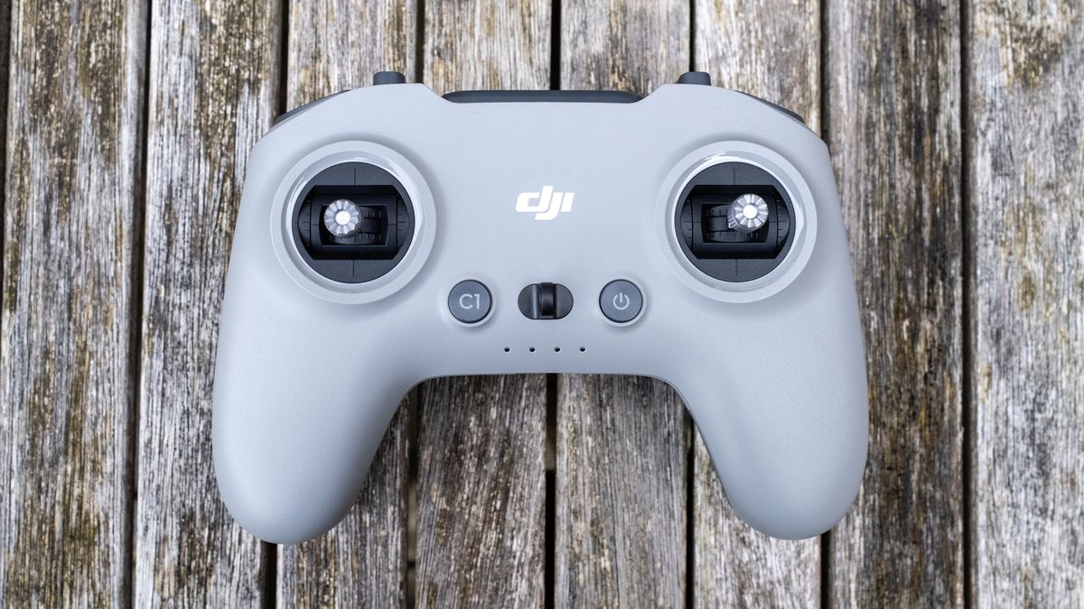 Fly DJI FPV drones like a pro with DJI's motion controllers | Space