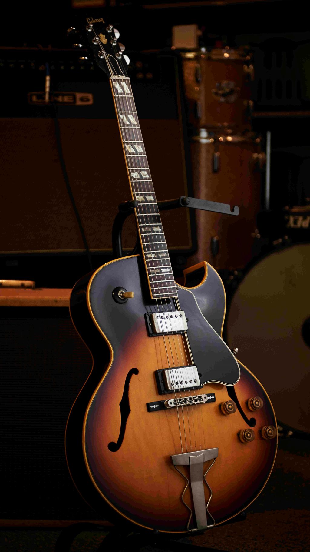 “I Was a Bit of a Lunatic!” Steve Howe Speaks About His Number One Ax ...