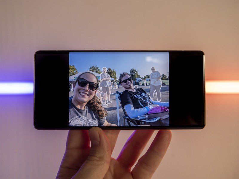 The Pixel 6 is the best smartphone camera for parents. Here's why ...