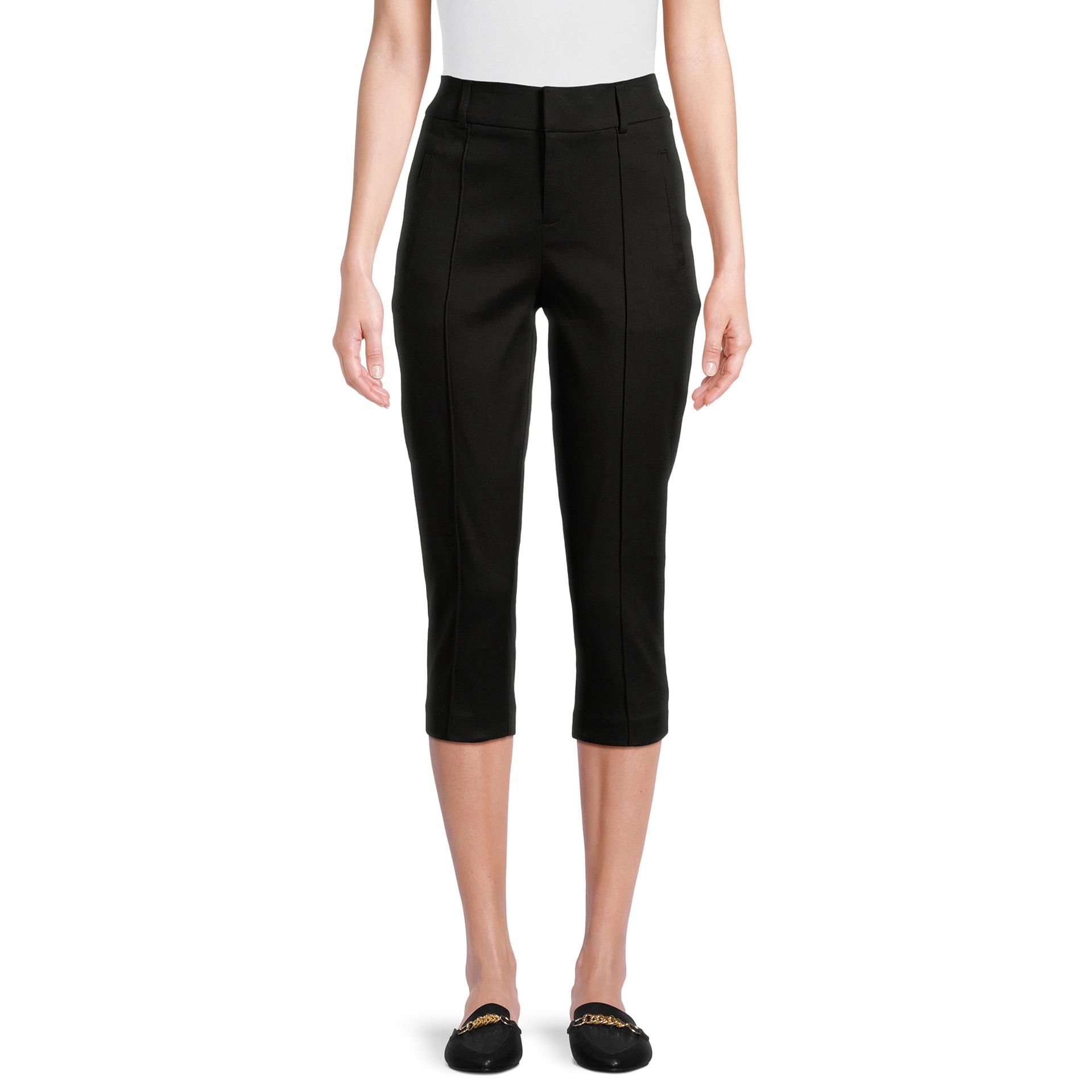 How French Girls Style Anti-Jeans Trends—Capris and Baggy Shorts | Who What Wear