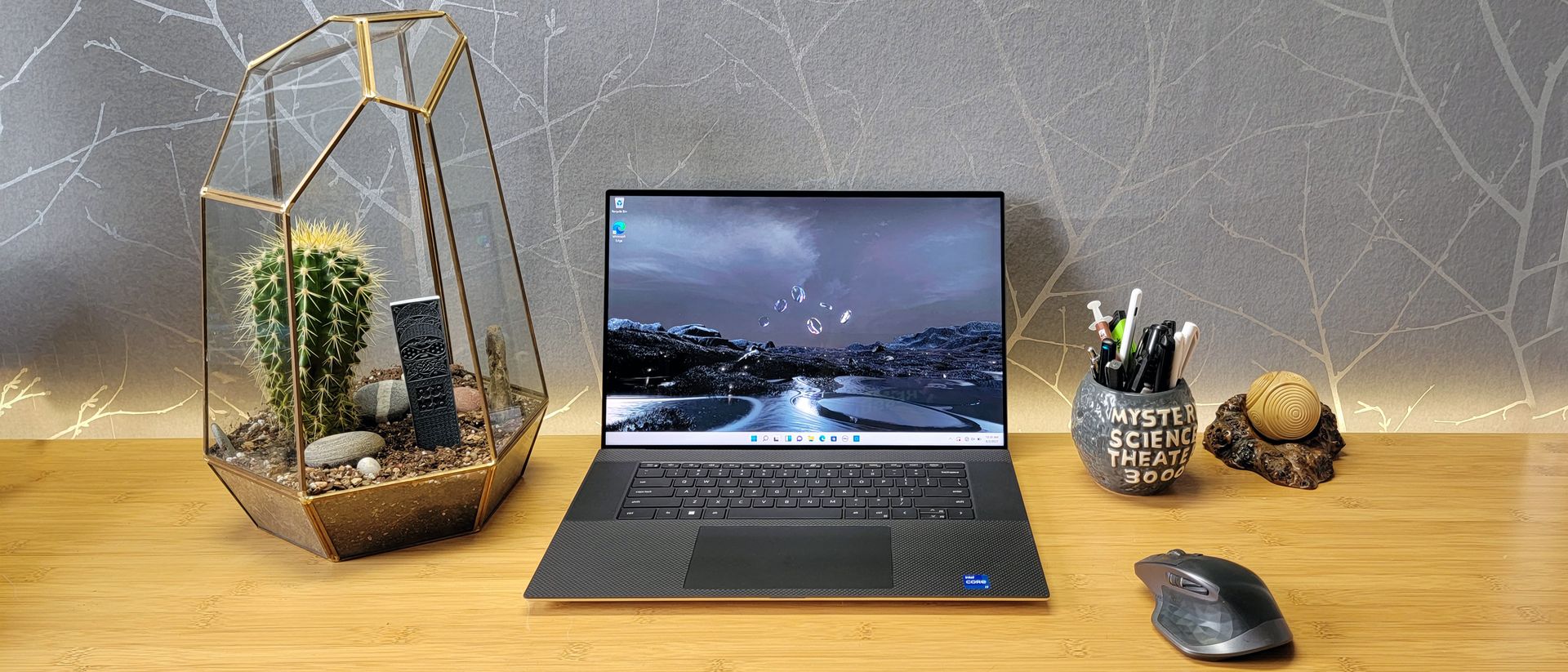 Dell XPS 17 (9720) Review: Bright Screen Meets Efficiency Cores | Tom's ...