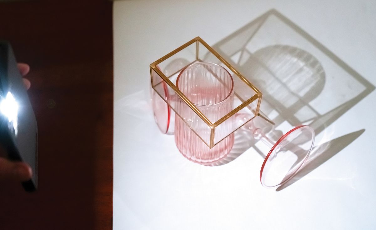 Create cool shadow art photography without pro studio lighting ...