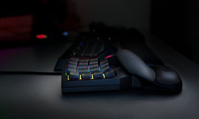 Razer Tartarus V2 Chroma Review: Good For MMO Mavens | Tom's Guide