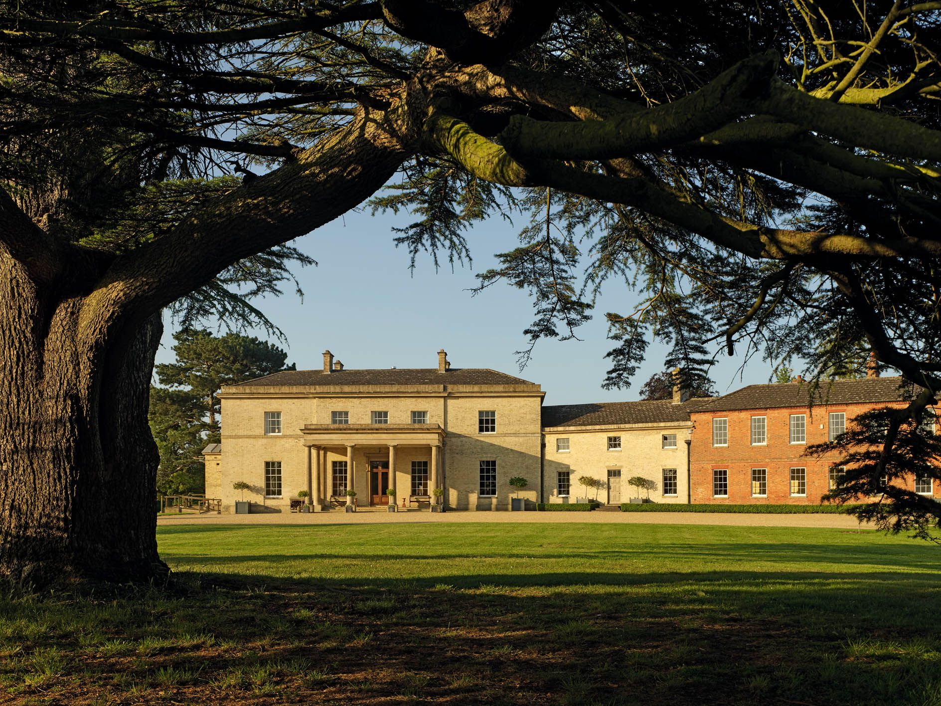 Fulbeck House: A wonderful home 'that arrests the eye as an ideal of ...