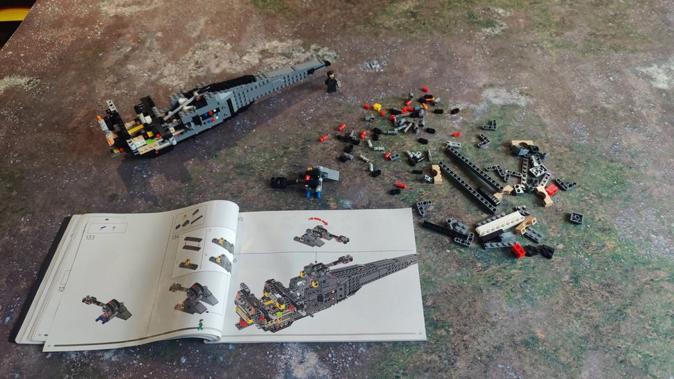 Lego Dune Atreides Royal Ornithopter (10327) review: "Not for spice ...