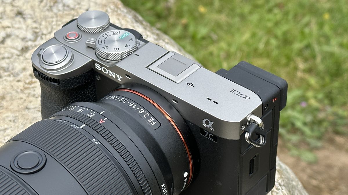 Sony A7C II review: Minor updates on the outside, big improvements ...