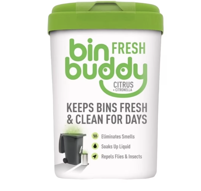 How to get rid of maggots in your bins | Homebuilding