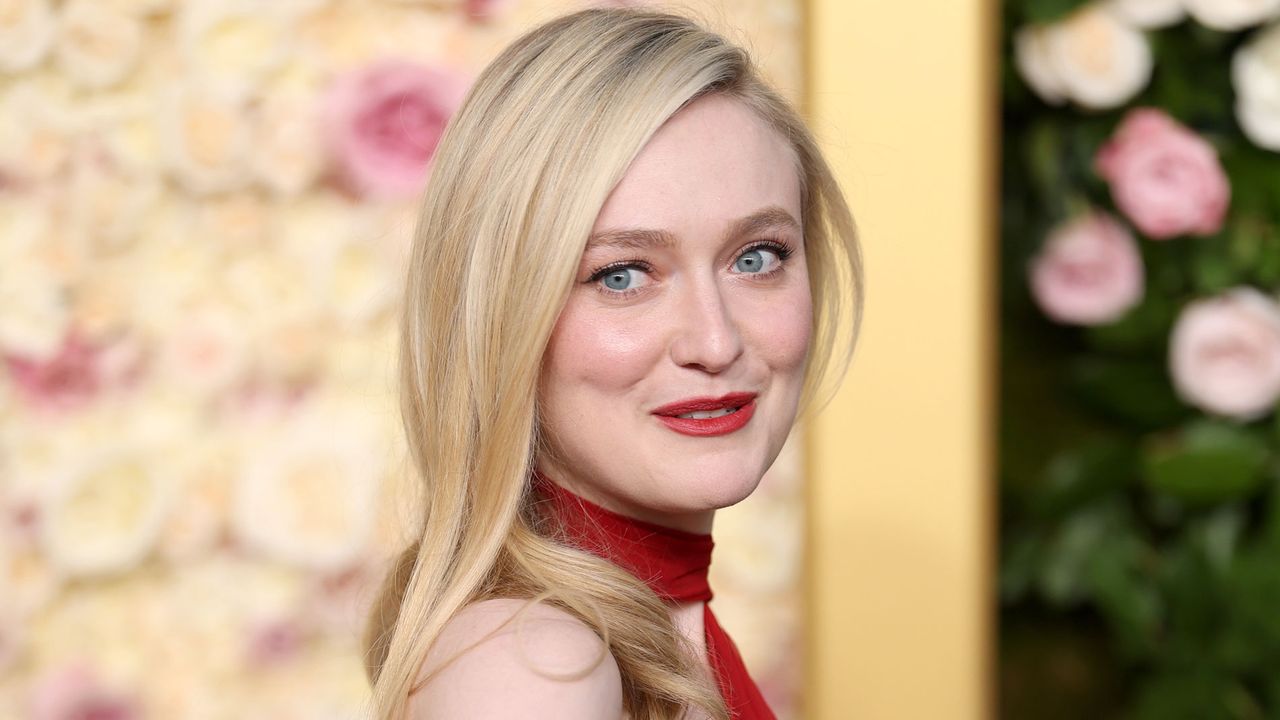 Dakota Fanning Styled a Bag by The Row Like Princess Diana | Who What Wear