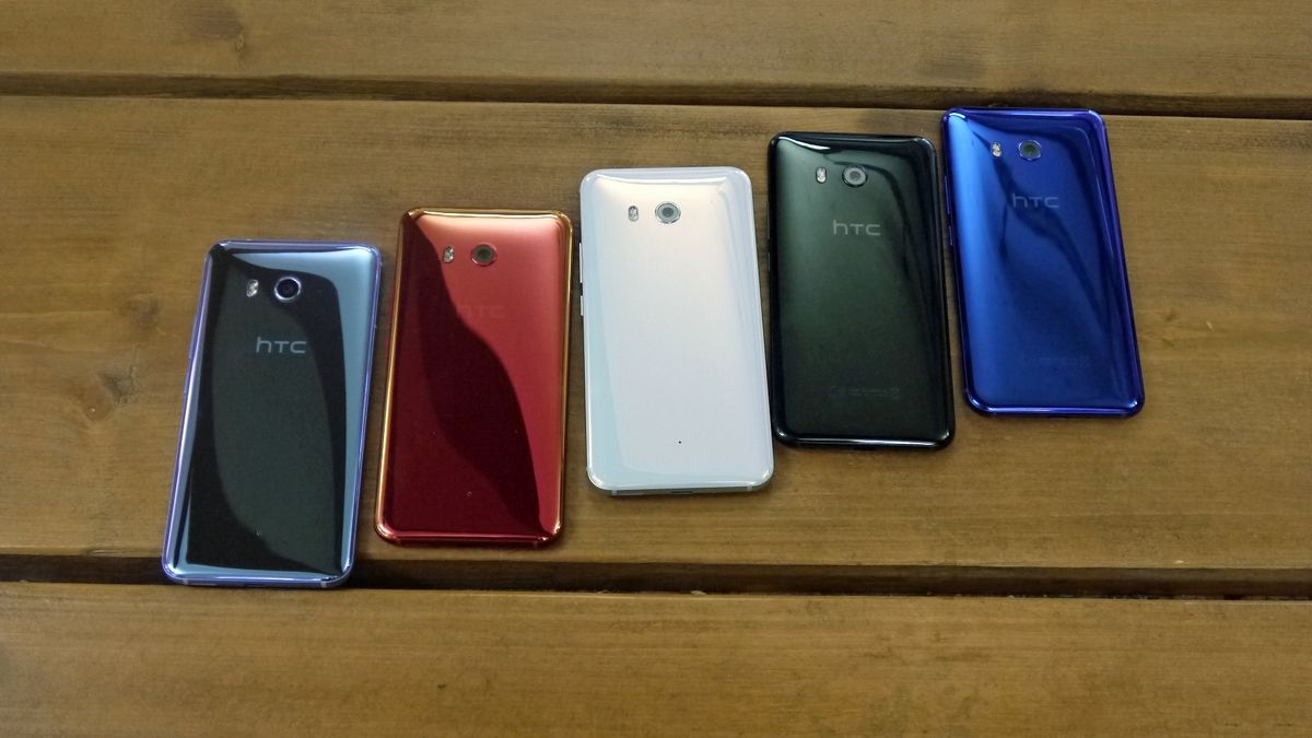 HTC U11 vs iPhone 7: the squeezable smartphone takes on Apple's icon ...