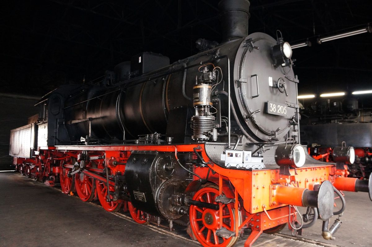 A Day At The Museum, Part 2 - Take The Train: Lian Li PC-CK101, Built ...