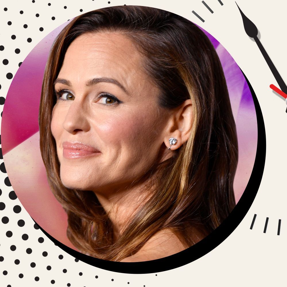 Actress Jennifer Garner Walks Us Through Her Beauty Routine | Marie ...