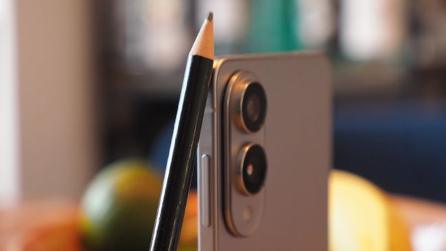 This ultra-thin 5.75mm phone destroys the Galaxy S25 Edge — and it has ...