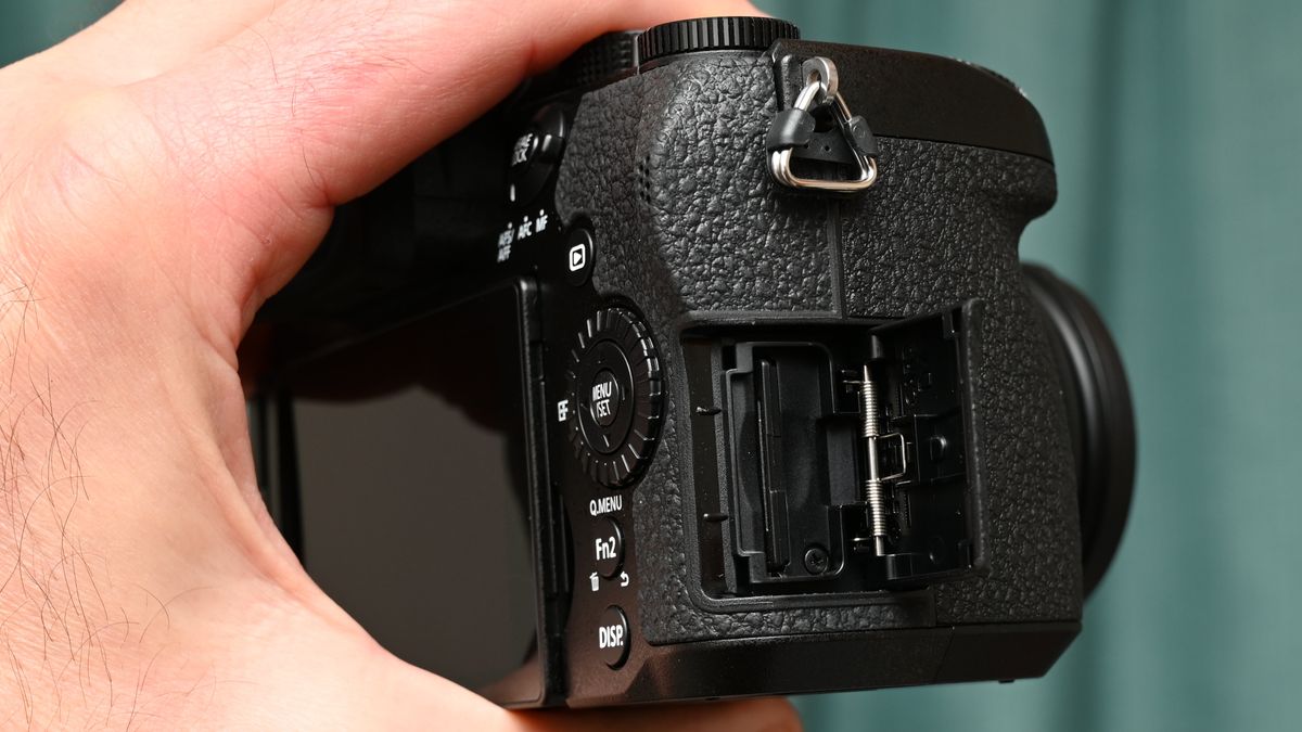 Panasonic Lumix G97 review: a new Micro Four Thirds camera that feels ...