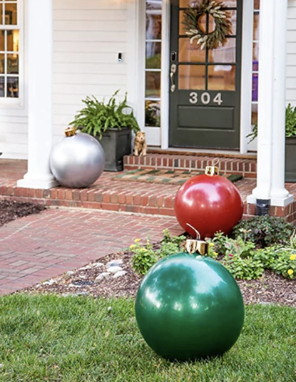 How to Make a Front Yard Look More Christmassy - 9 Tricks to Create ...