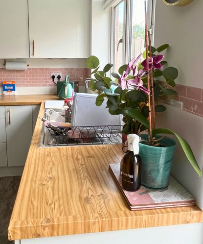 Wrapping kitchen counters vs painting | Real Homes