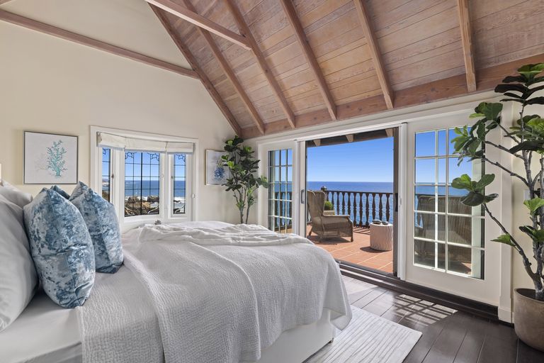 Inside Bette Davis's house: A coastal home in Laguna Beach | Homes and ...