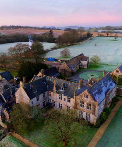 Inside Mapperton: The American Viscountess Julie Montagu's stately home ...