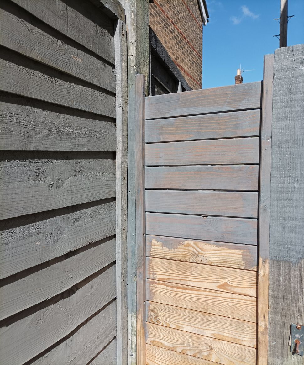 How to Paint a Fence: Tips for an Even, Long-Lasting Finish | Homebuilding