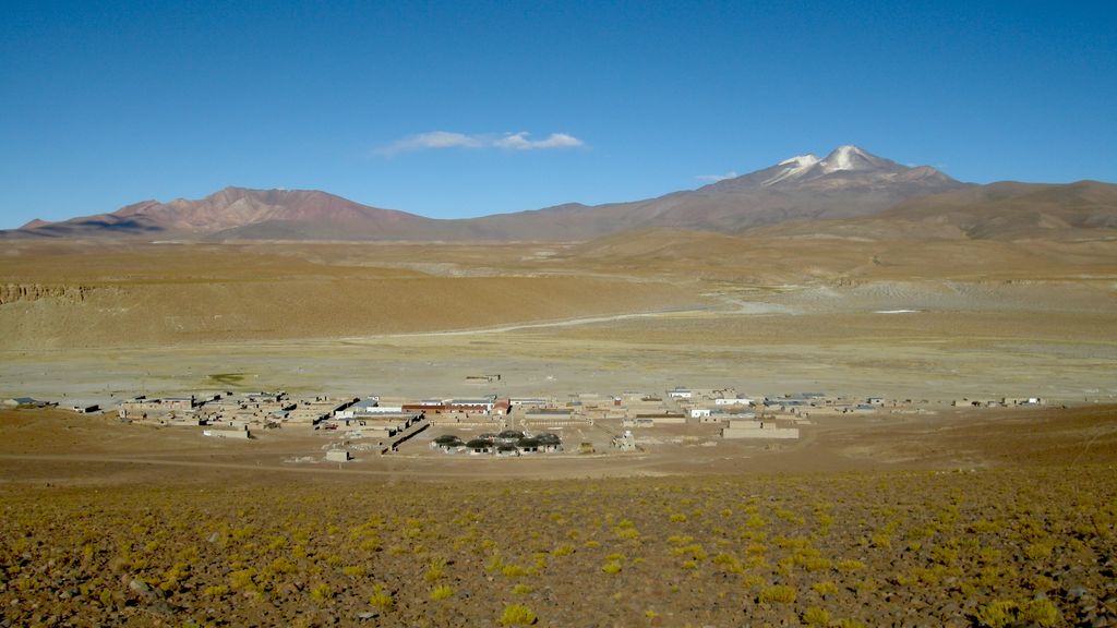 Mystery of Bolivian 'zombie' volcano finally solved | Live Science
