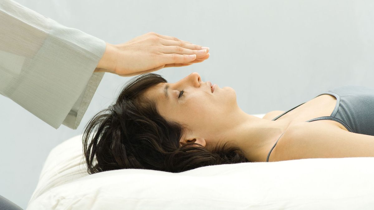 What is reiki and does it work? | Live Science