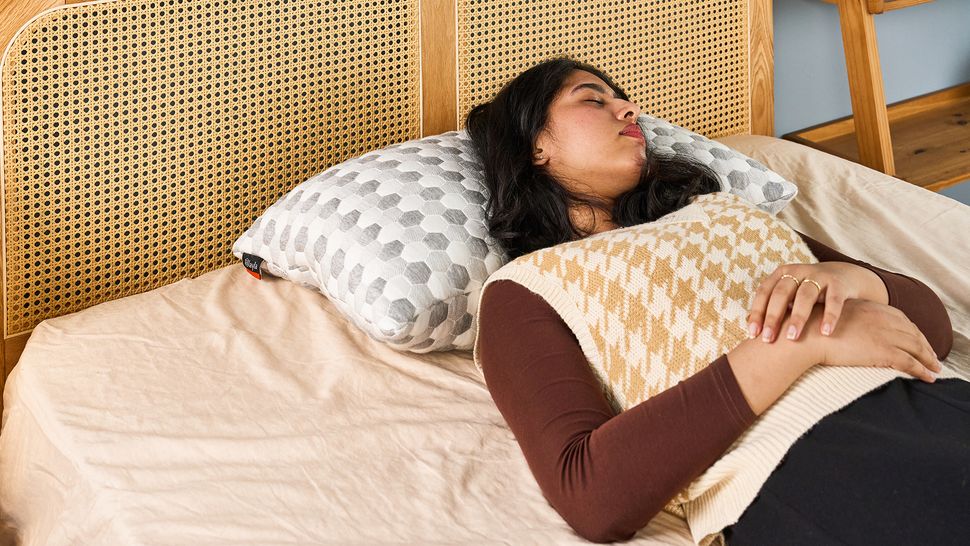 Pillow loft explained: How to choose the right height for your sleep ...