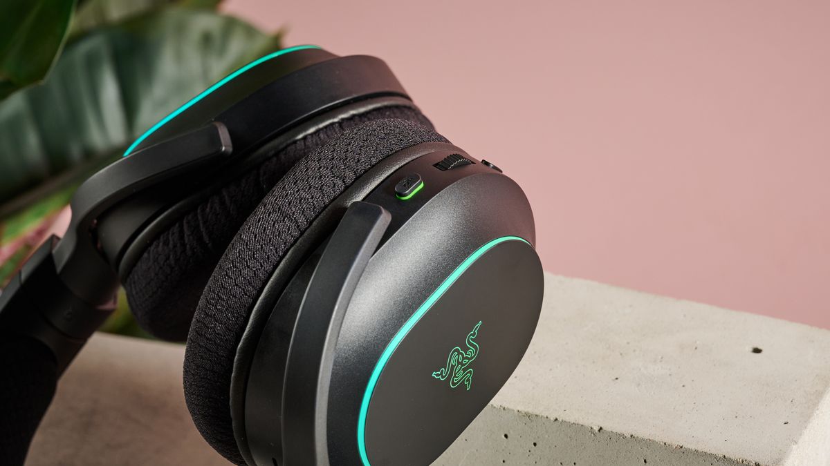 Razer Barracuda X Chroma review: a great value gaming headset ...