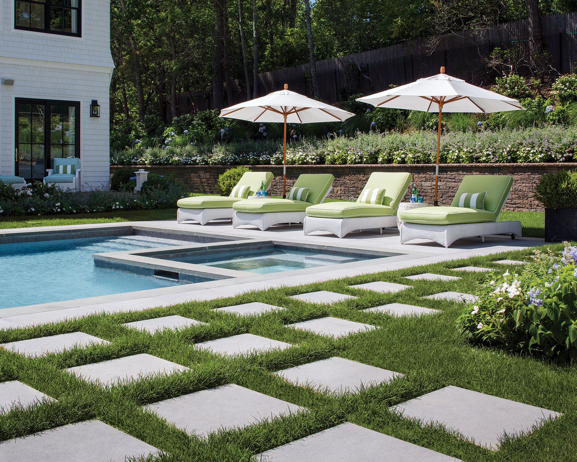 Pool patio ideas: 15 ways to create a fabulous poolscape | Homes and ...