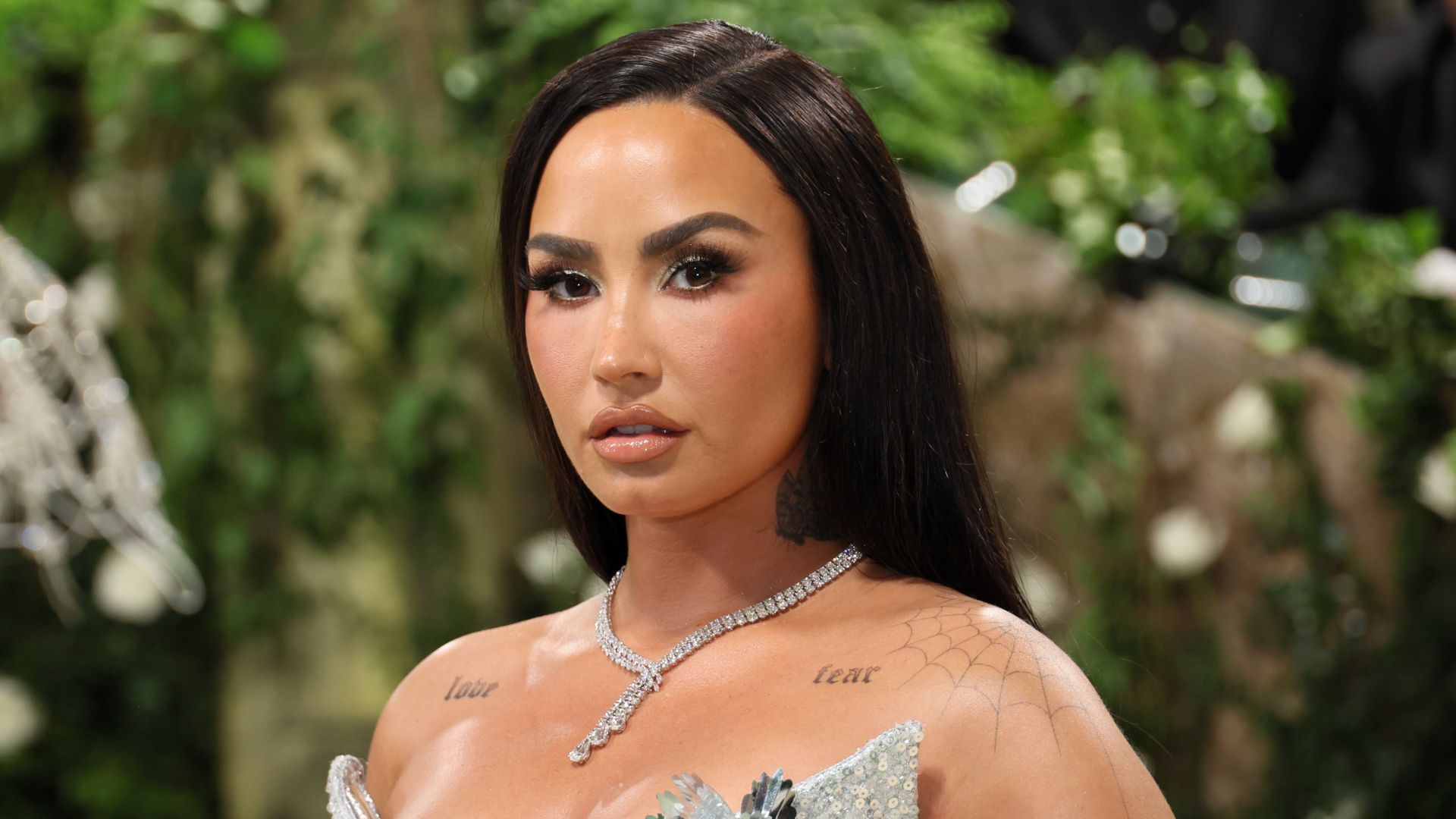 Demi Lovato's Vivienne Westwood Gown Featured Broken Pearls | Marie Claire