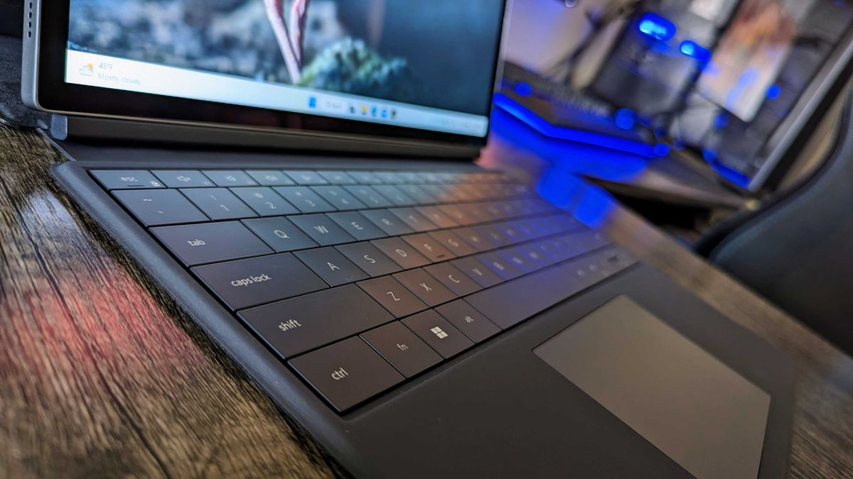 Dell XPS 13 2-in-1 (9315) review: Better looking than a Surface, but ...