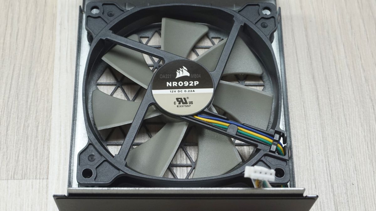 Corsair SF750 SFX PSU review: Light weight, high efficiency | Tom's ...