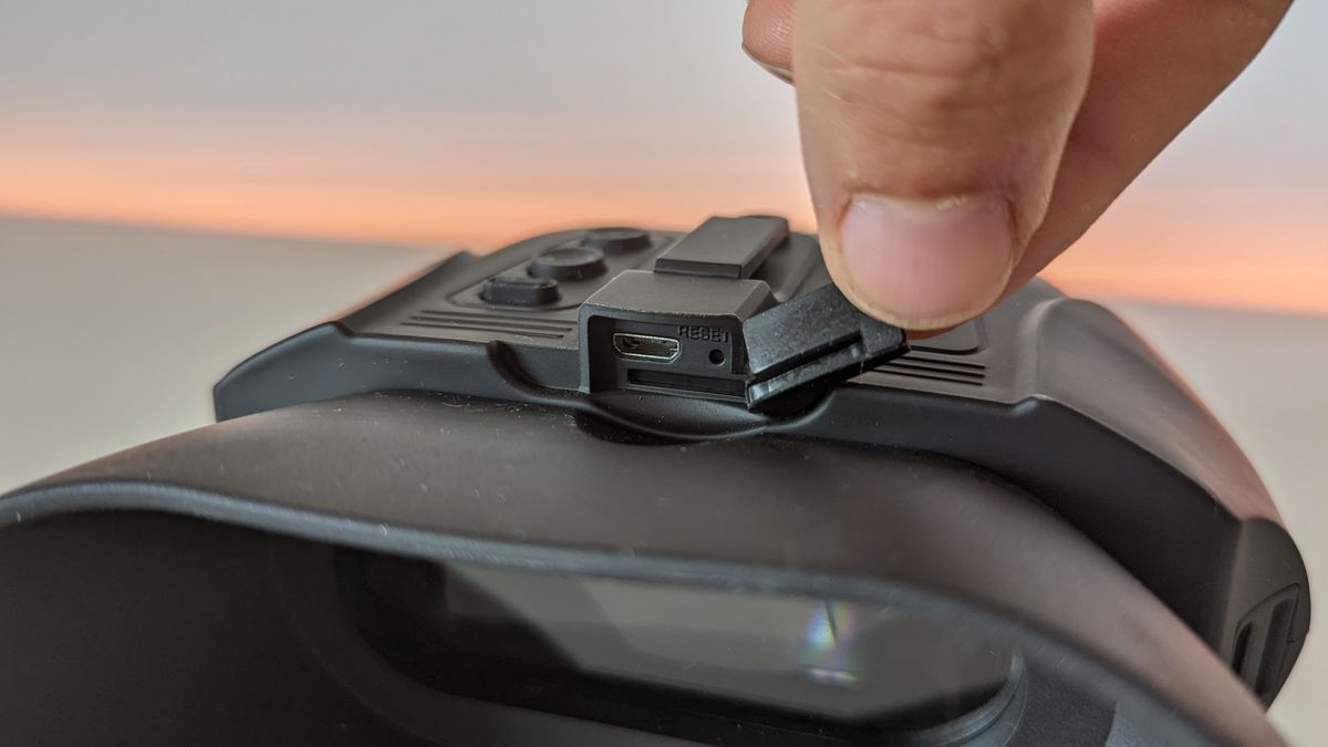 Nightfox Swift night vision binocular review | Live Science