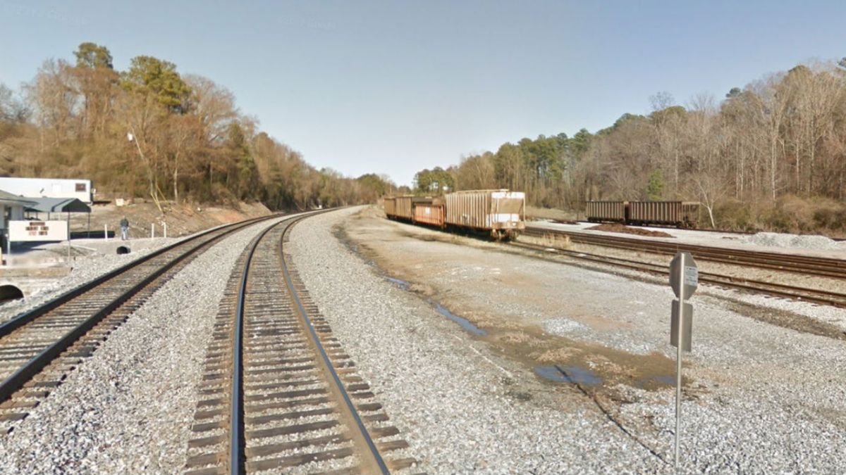 Poop train: 4,500 tons of faeces left rotting in Alabama town | The Week