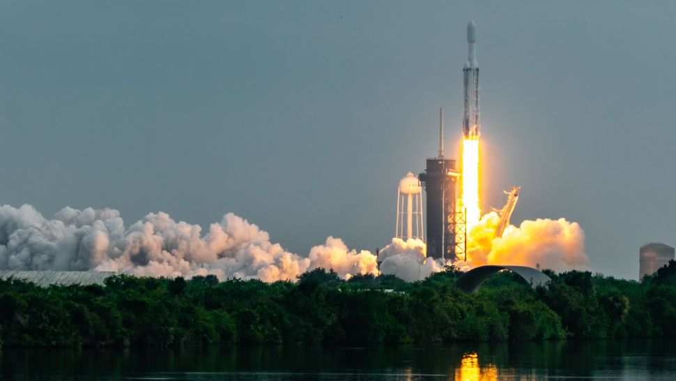 SpaceX Falcon Heavy launches NASA Psyche probe to metal asteroid | Space SpaceX Falcon Heavy launches NASA Psyche probe to metal asteroid | Space
