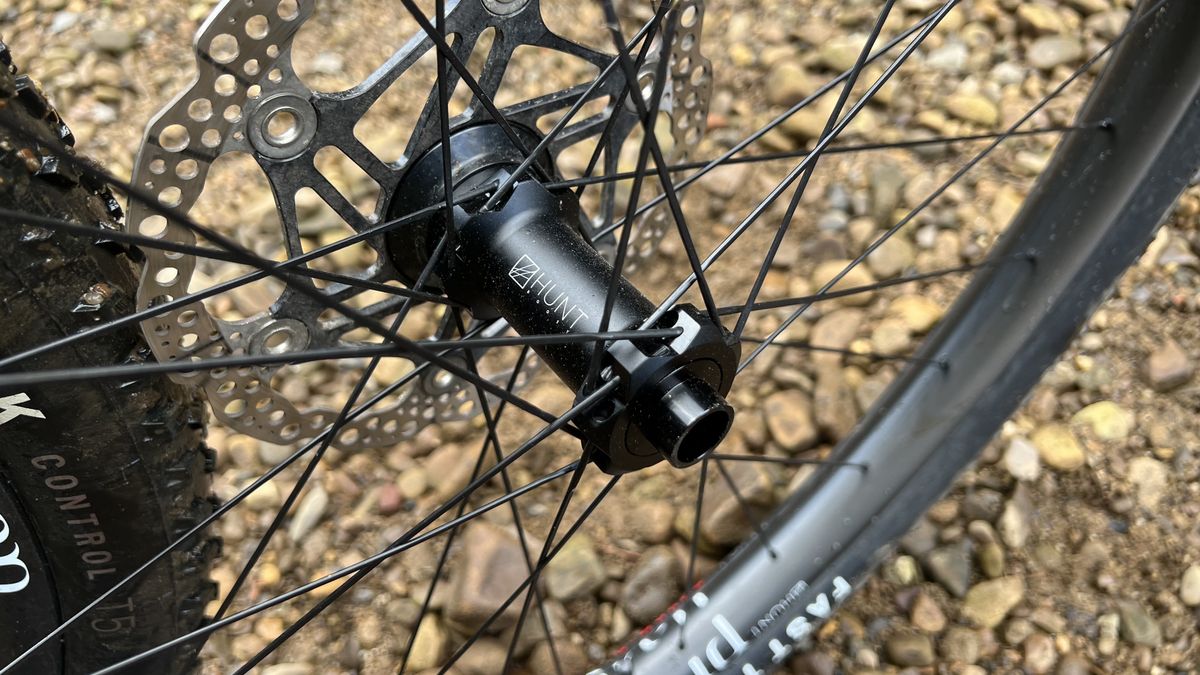 Hunt Proven Carbon Race XC wheel review – lighter, stronger, faster ...
