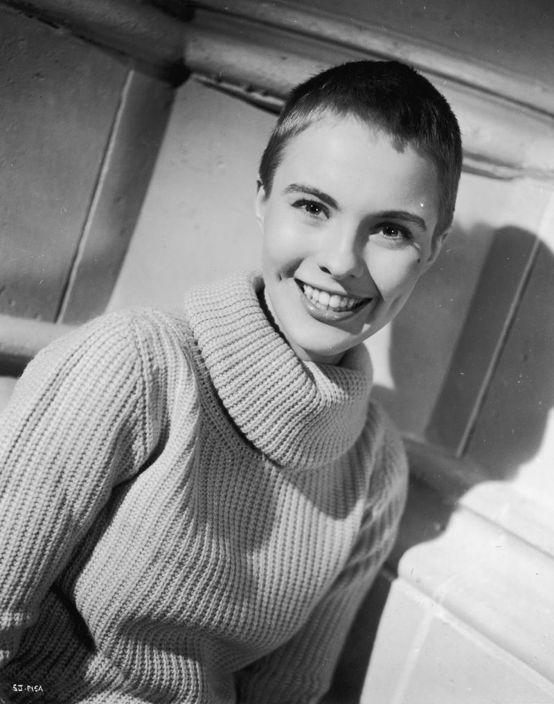 22 Famous Ladies Who Look Great with a Buzz Cut - These Female ...