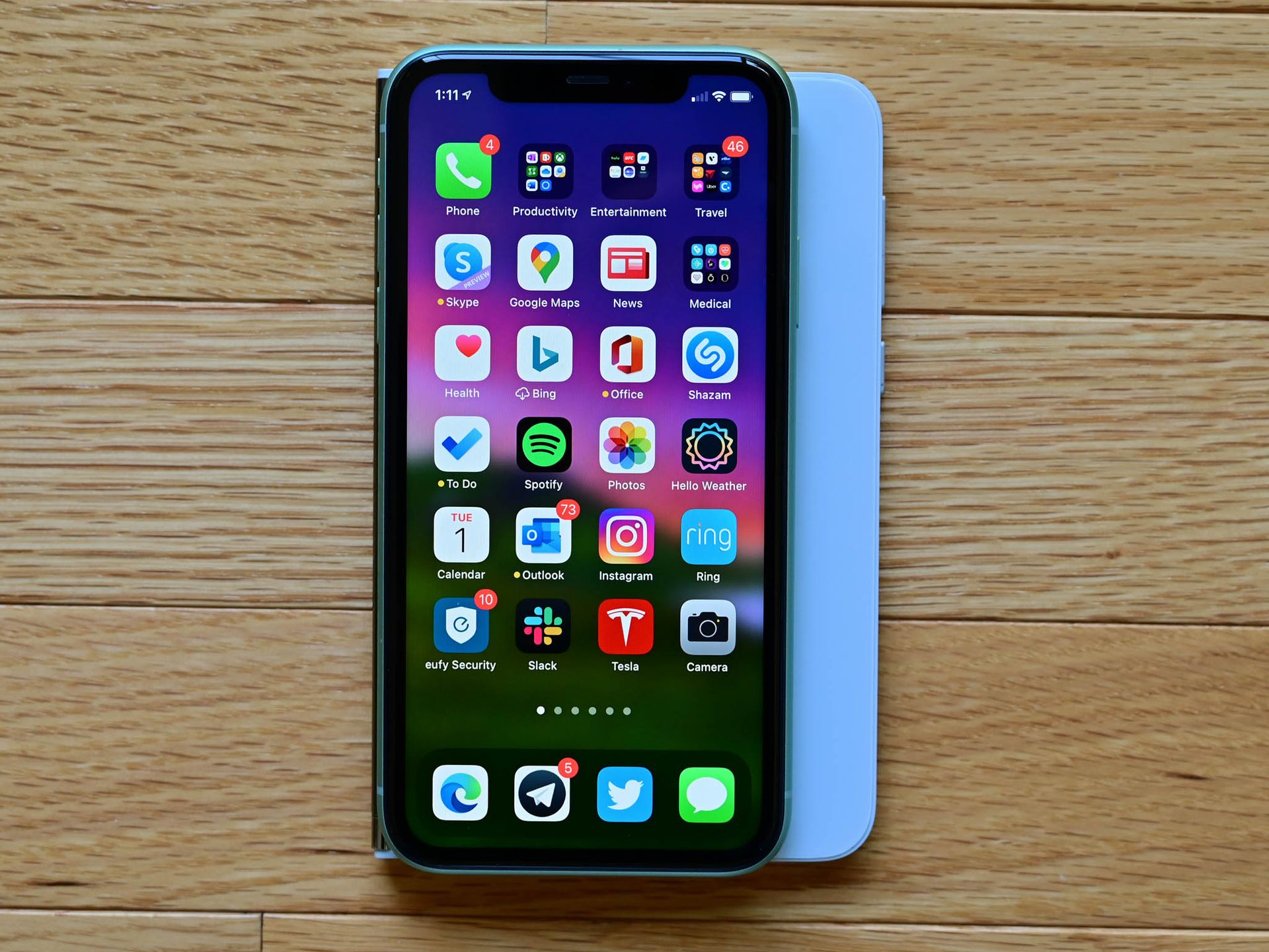 Microsoft Word on iOS will soon have a bottom bar for the app's best ...