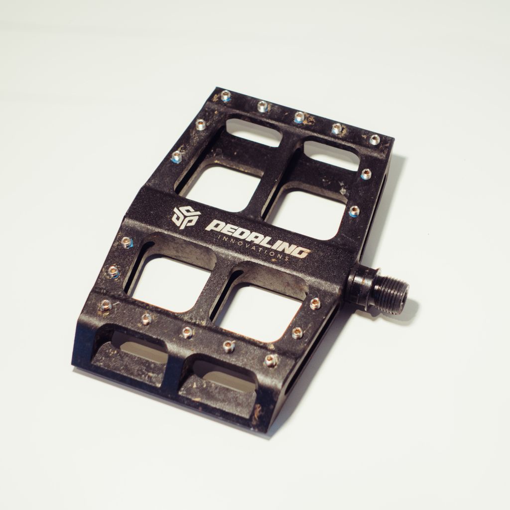 Best flat road bike pedals: 12 options if you don't want to go clipless ...